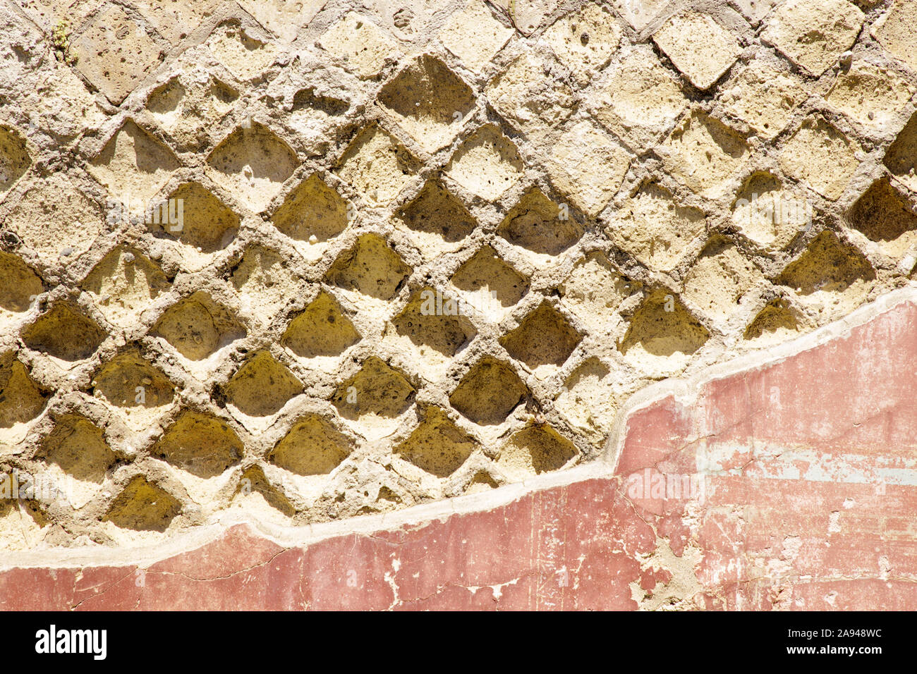 Crumbling plaster exposed brickwork hi-res stock photography and images ...