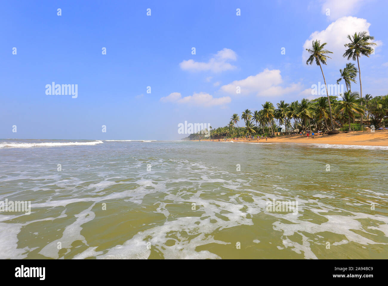 Sun and ocean waves in Sri Lanka Stock Photo - Alamy