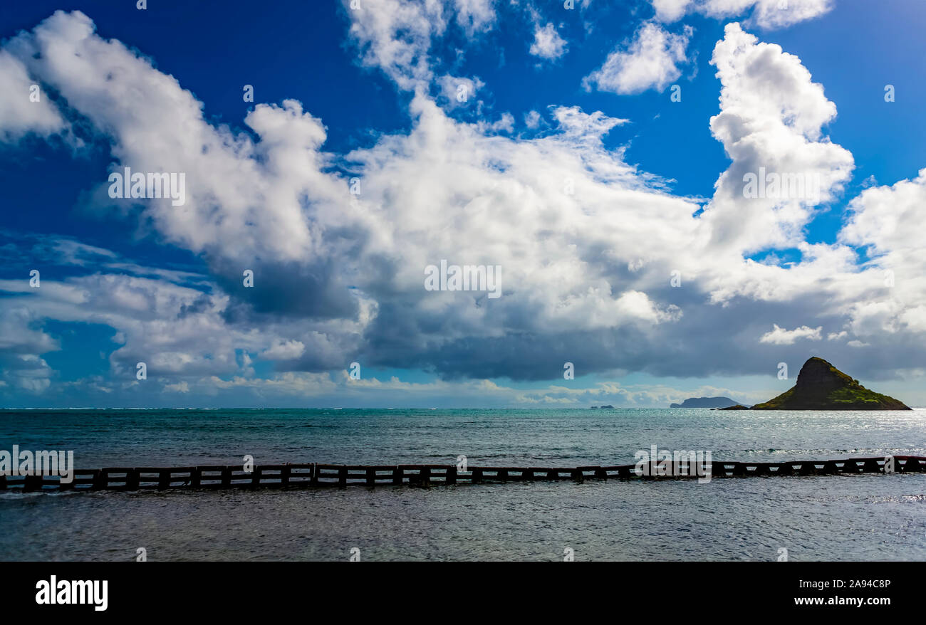 Hawaiian structure hi-res stock photography and images - Alamy