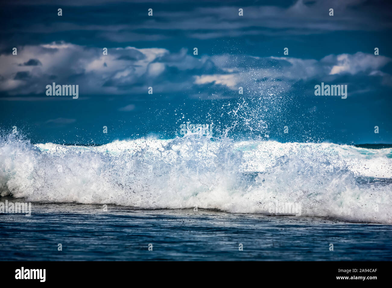 Close up small ocean waves hi-res stock photography and images - Alamy