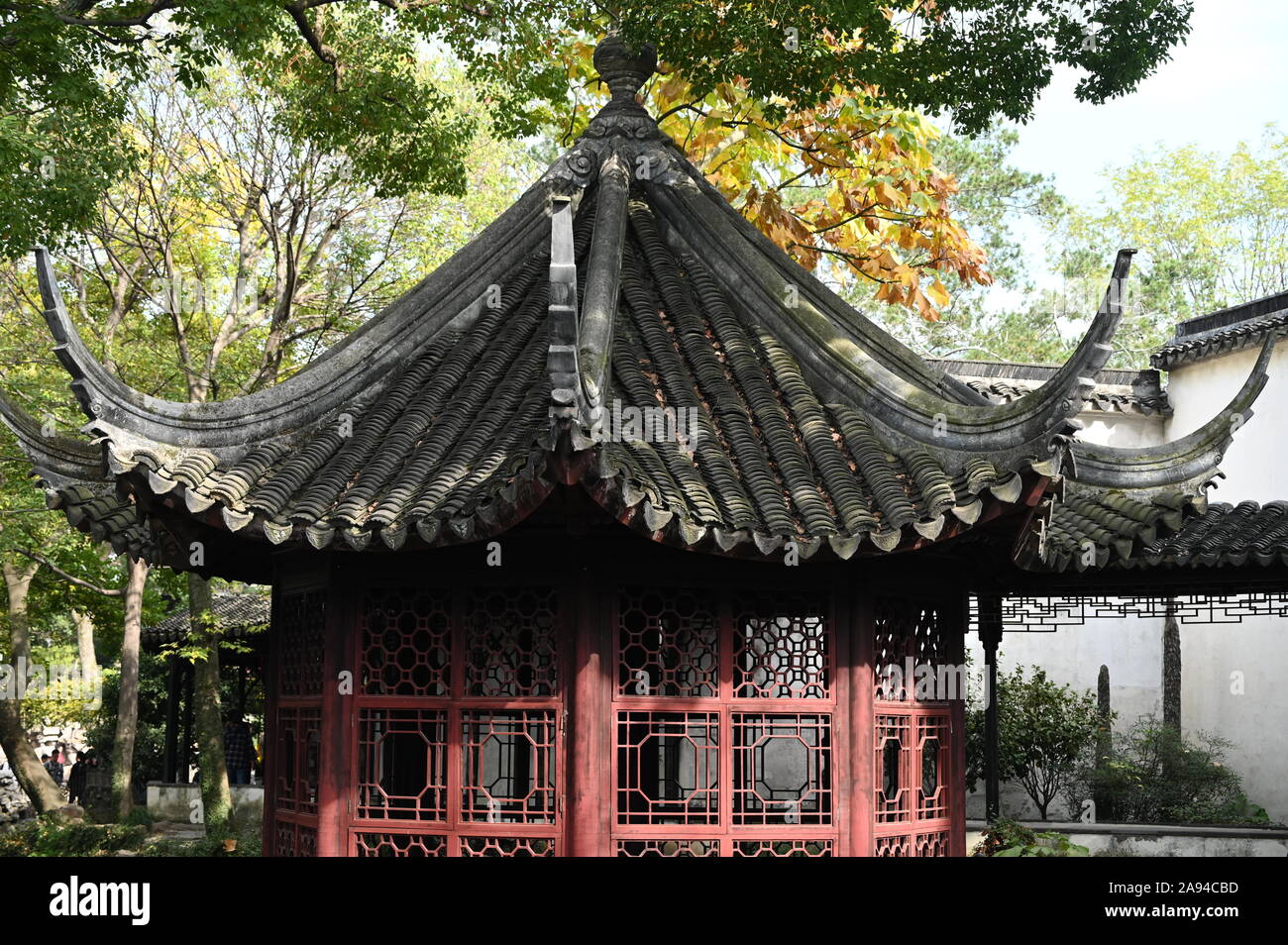 Red painted pavilion hi-res stock photography and images - Alamy