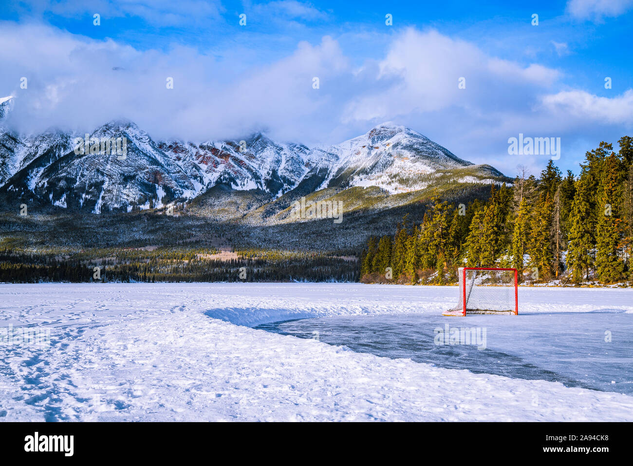 Frozen lake hockey hi-res stock photography and images - Alamy