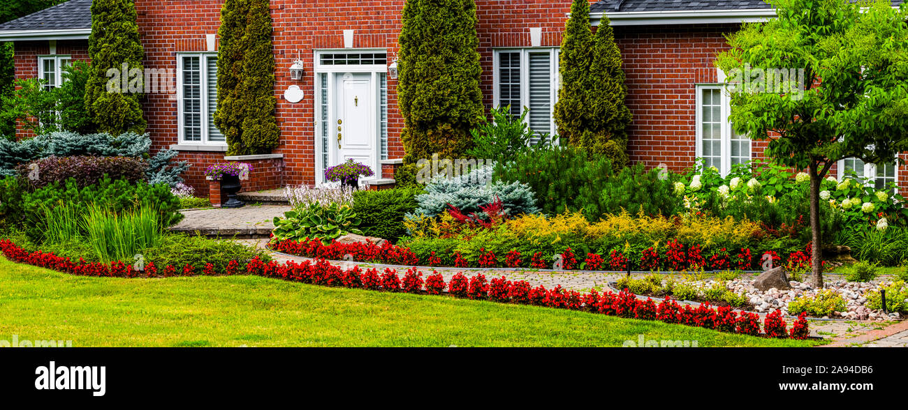 Red Brick Home Front Yard Landscaping Front Yard Landscaping Ideas Red