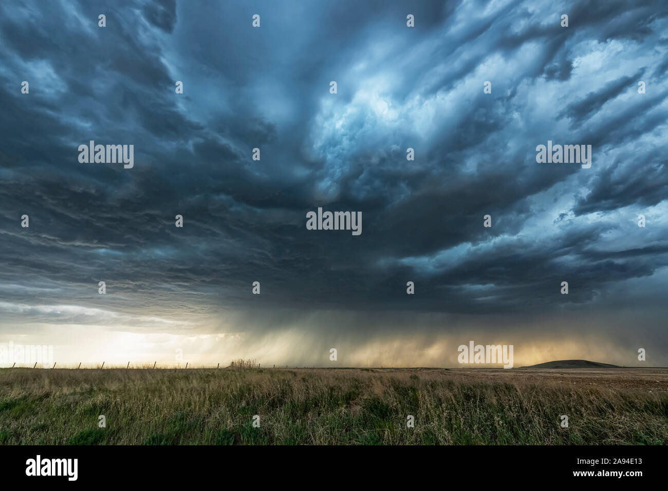 Dark cloud on the horizon hi-res stock photography and images - Alamy