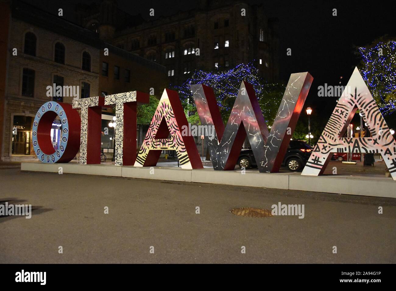 The iconic Ottawa sign near Byward Market, Ottawa, Ontario, Canada ...