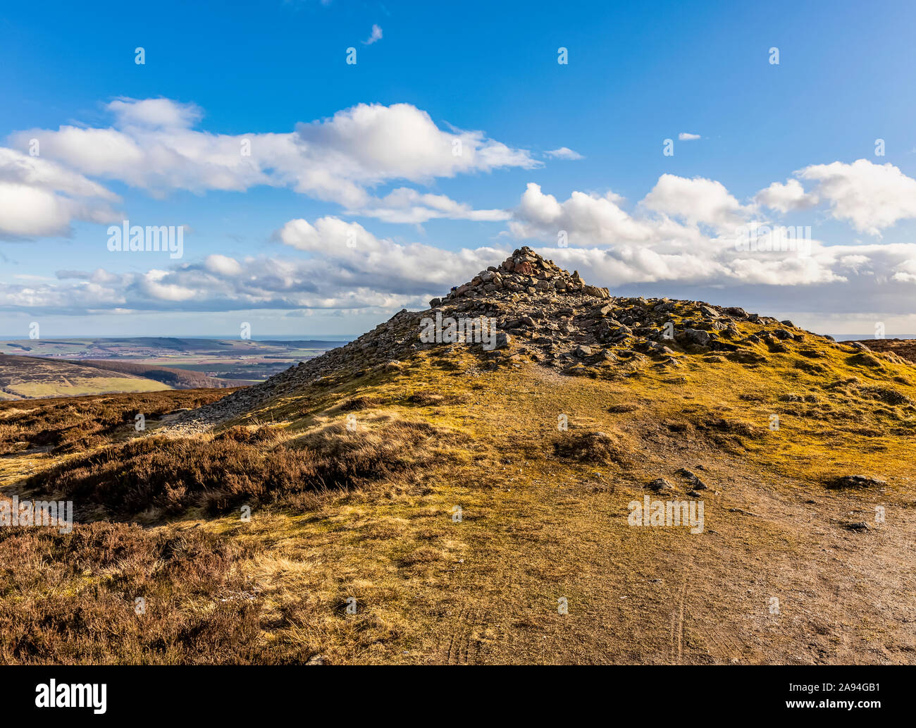 Scottish cairn hi-res stock photography and images - Alamy