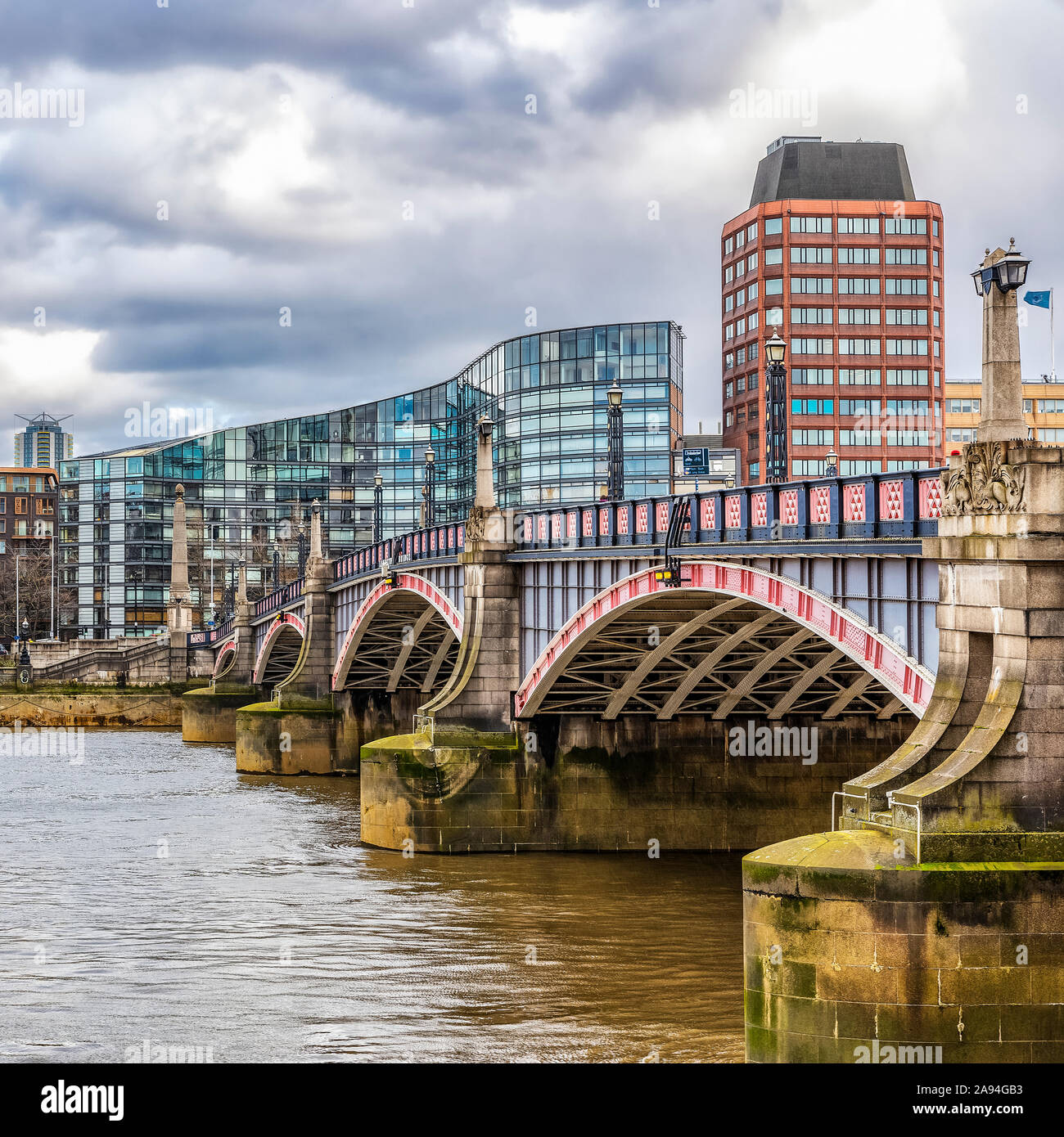 Lambeth Bridge spanning the River Thames; London, England Stock Photo ...