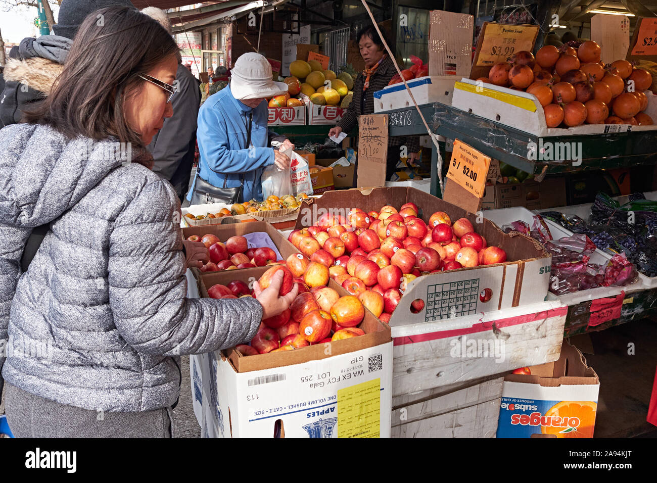 Chinese vegetable stand Stock Photo - Alamy
