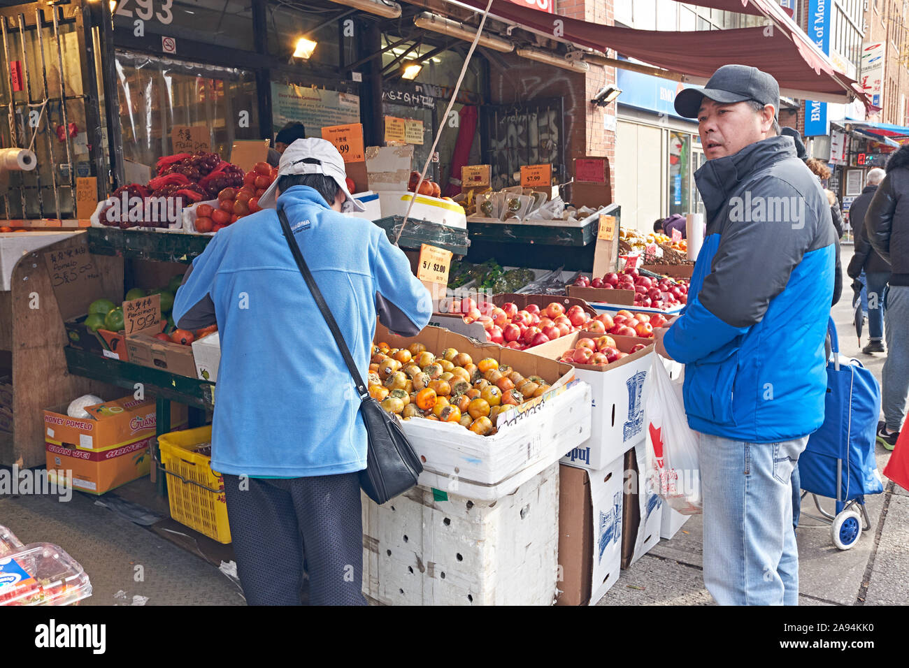 Chinese vegetable stand Stock Photo - Alamy