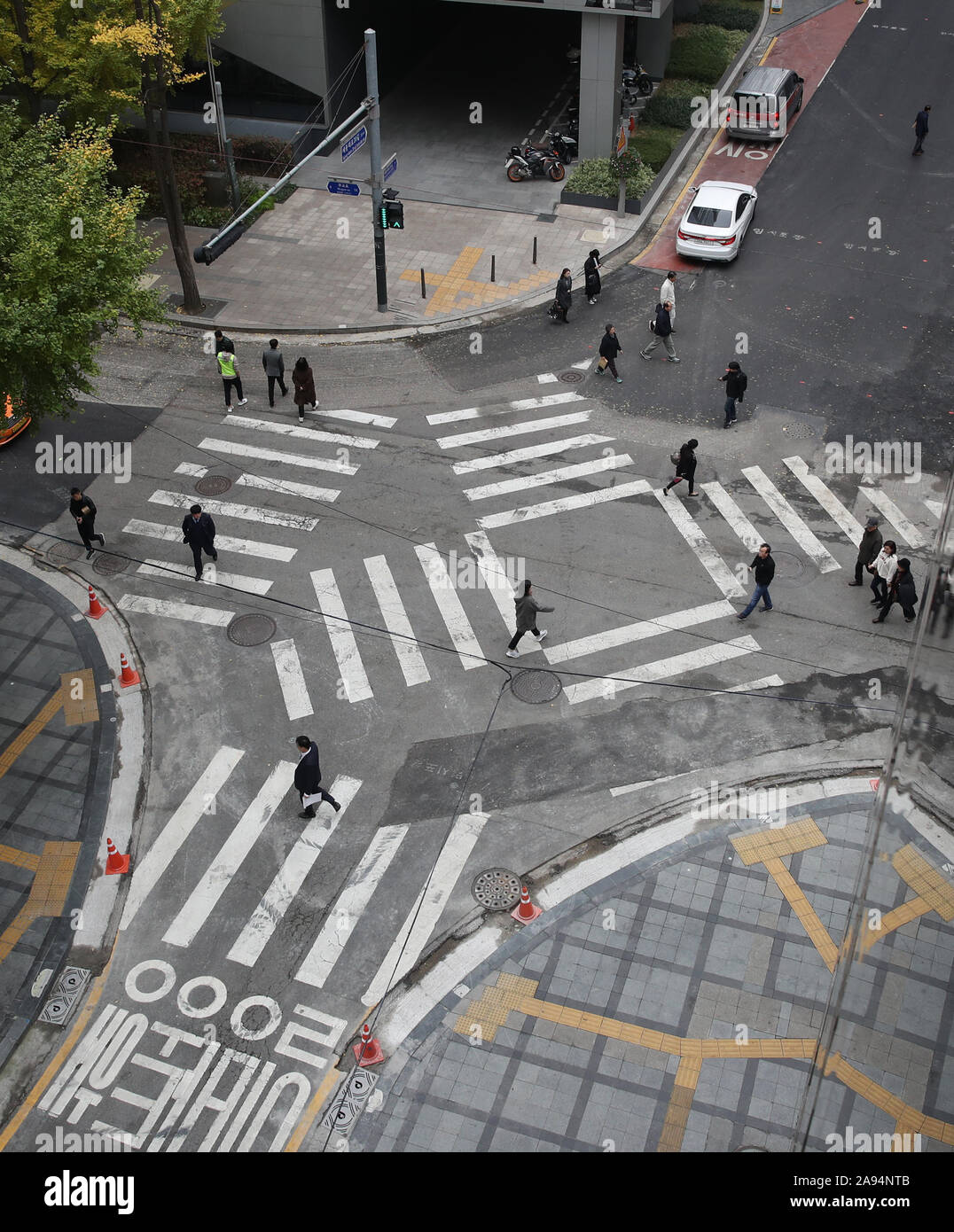 13th Nov, 2019. Seoul to increase diagonal crosswalks This photo, taken ...