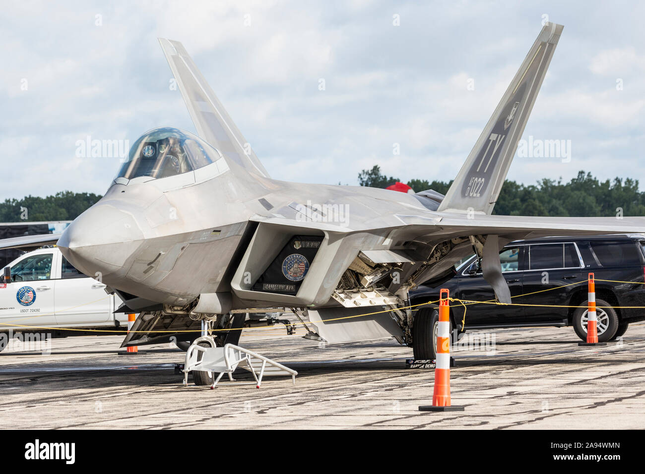 Raptor airshow hi-res stock photography and images - Alamy