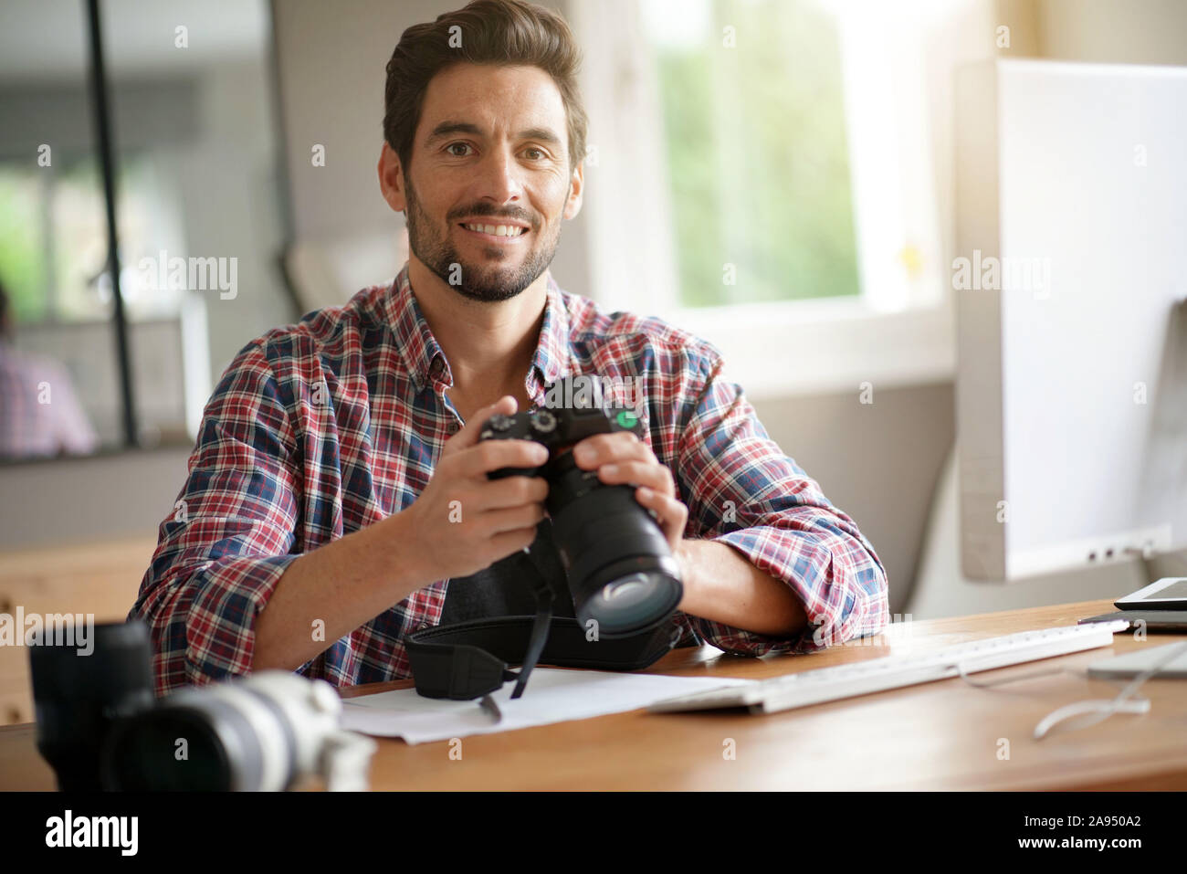 Uploading photo hi-res stock photography and images - Alamy