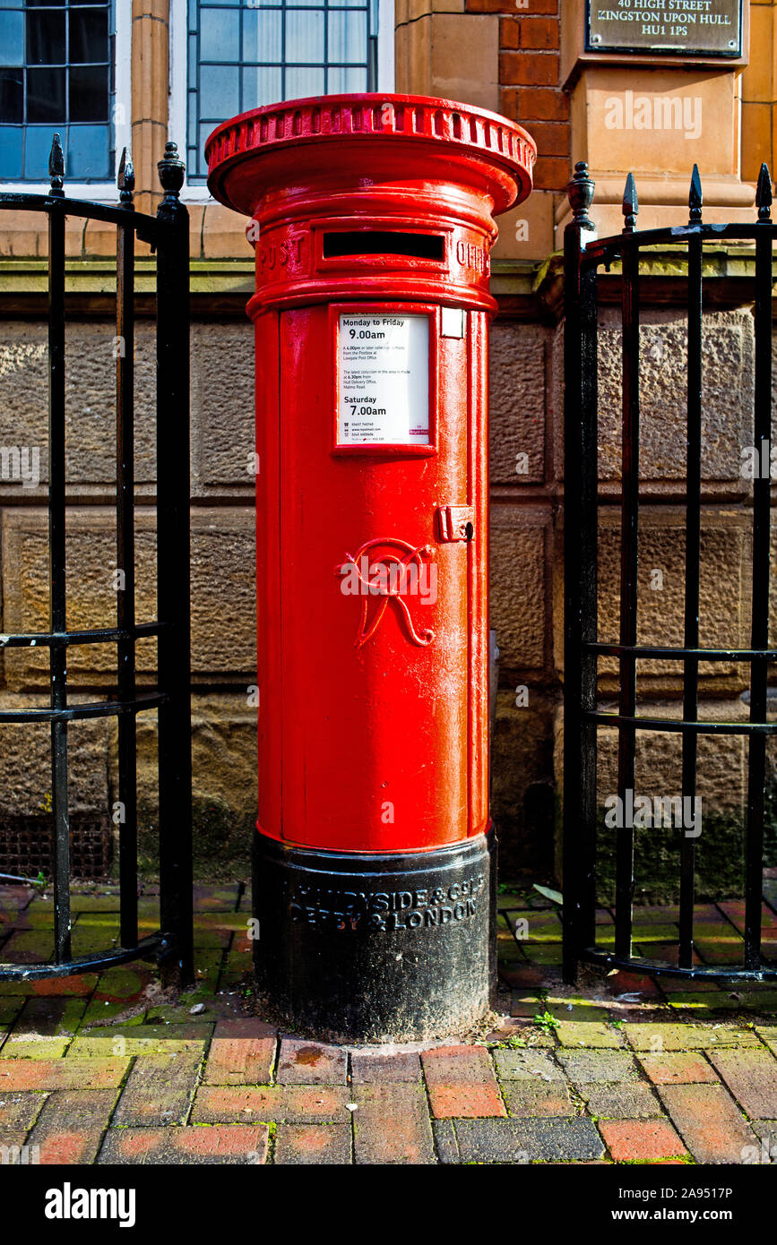 Victorian Postbox, High street, Hull Old Town, Hull, East Riding of ...