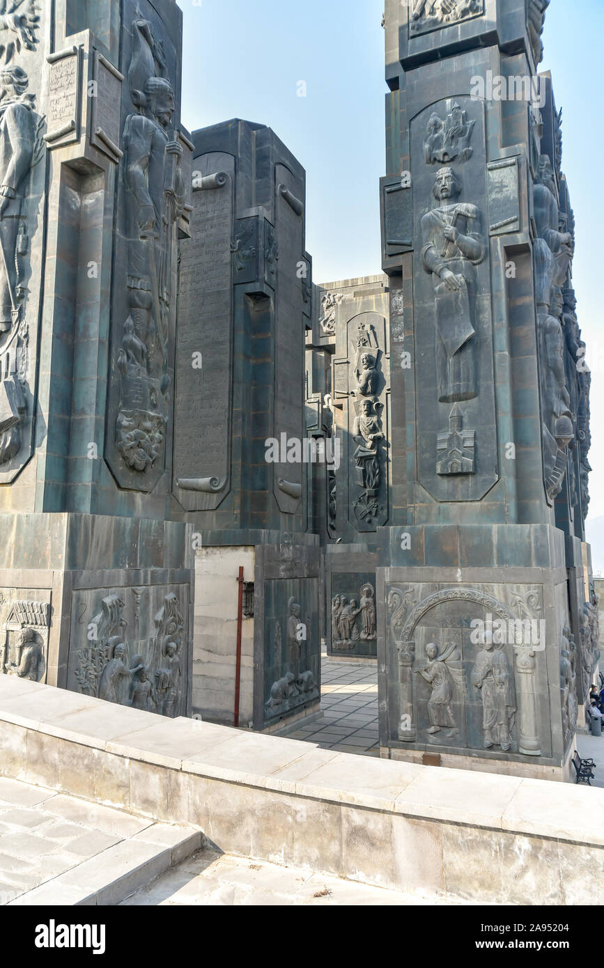 Zurab konstantines dze tsereteli hi-res stock photography and images ...