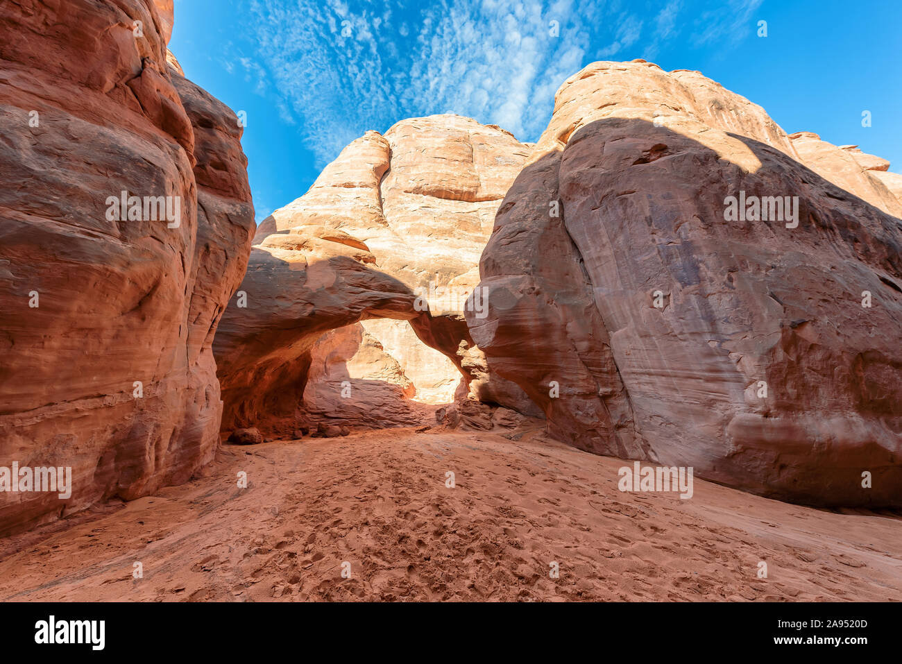 Arizona desert arch hi-res stock photography and images - Alamy