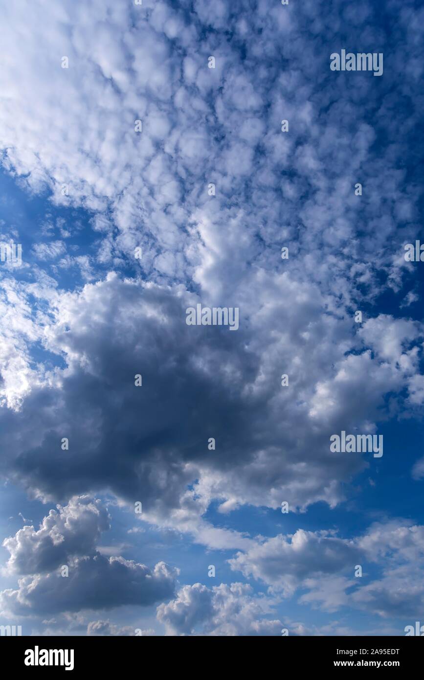 Cloud formations or patterns hi-res stock photography and images - Alamy