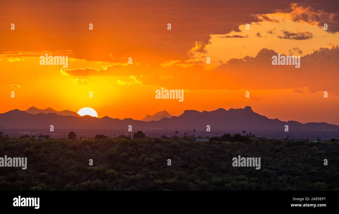 Sonoran desert sunset panorama hi-res stock photography and images - Alamy