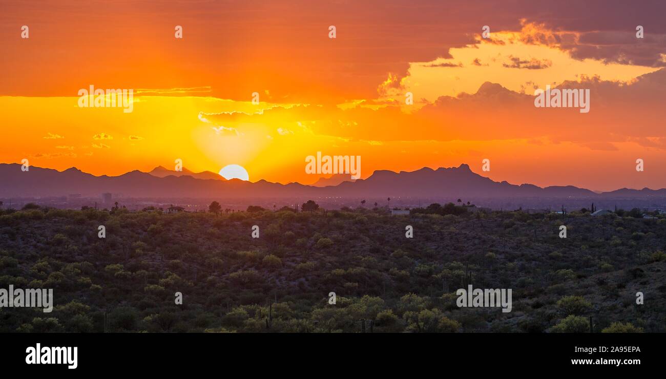 Sonoran desert sunset panorama hi-res stock photography and images - Alamy