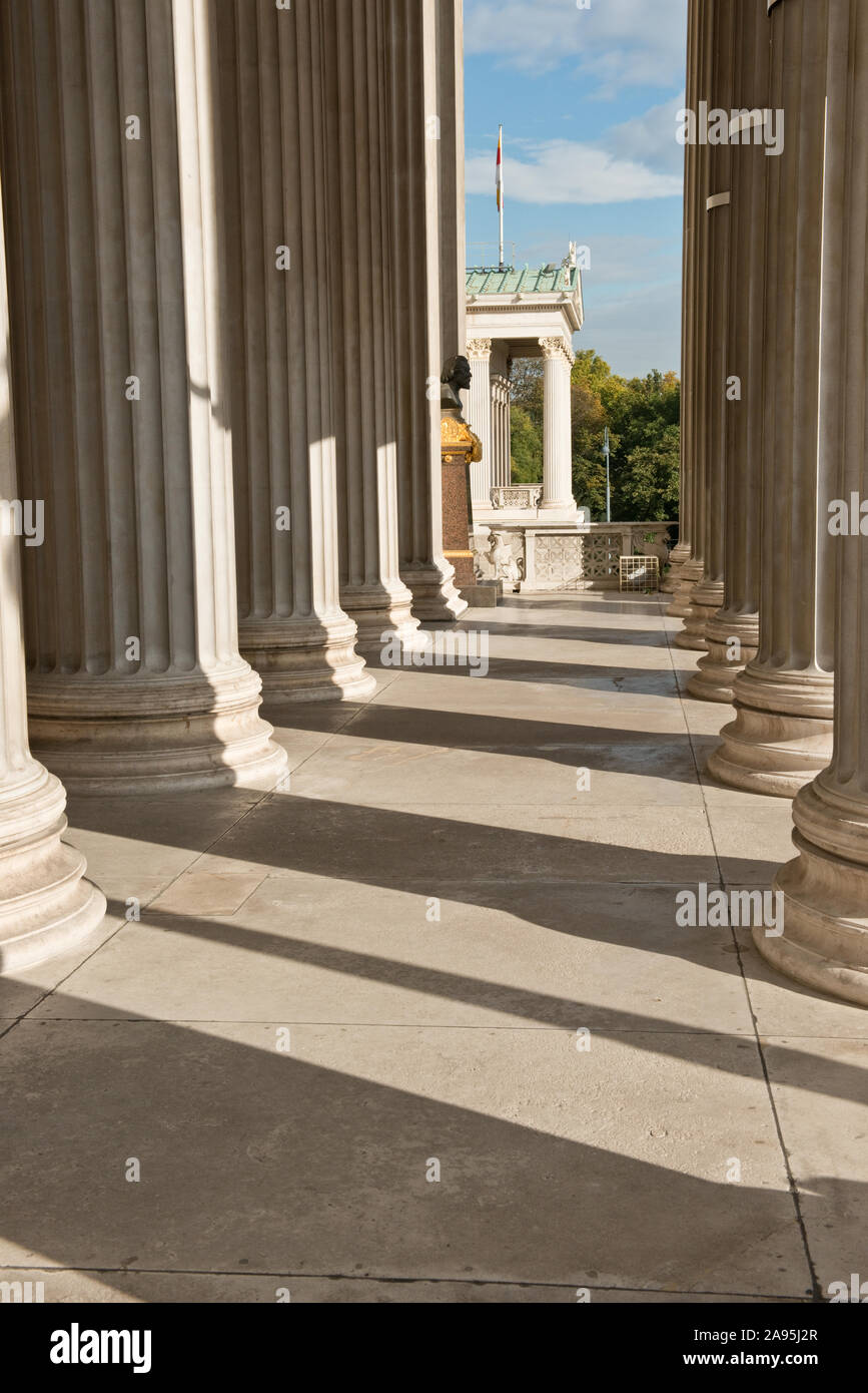 Austrian Parliament Building. Ringstraße, Innere Stadt, Vienna Stock ...