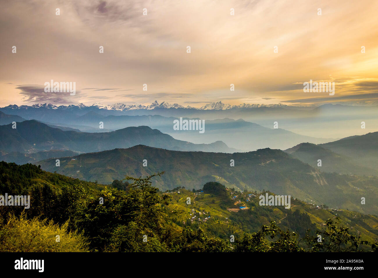 Himalayan range hi-res stock photography and images - Alamy
