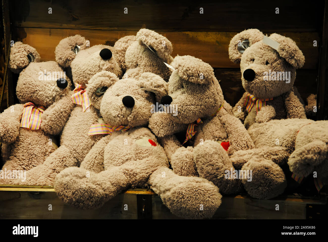lots of teddy bears Stock Photo - Alamy