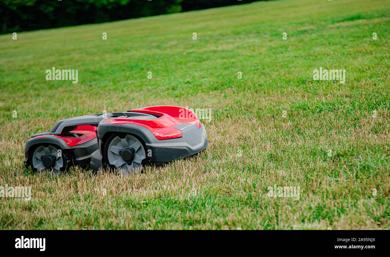 Automatic cut metal programmed machine hi-res stock photography and ...