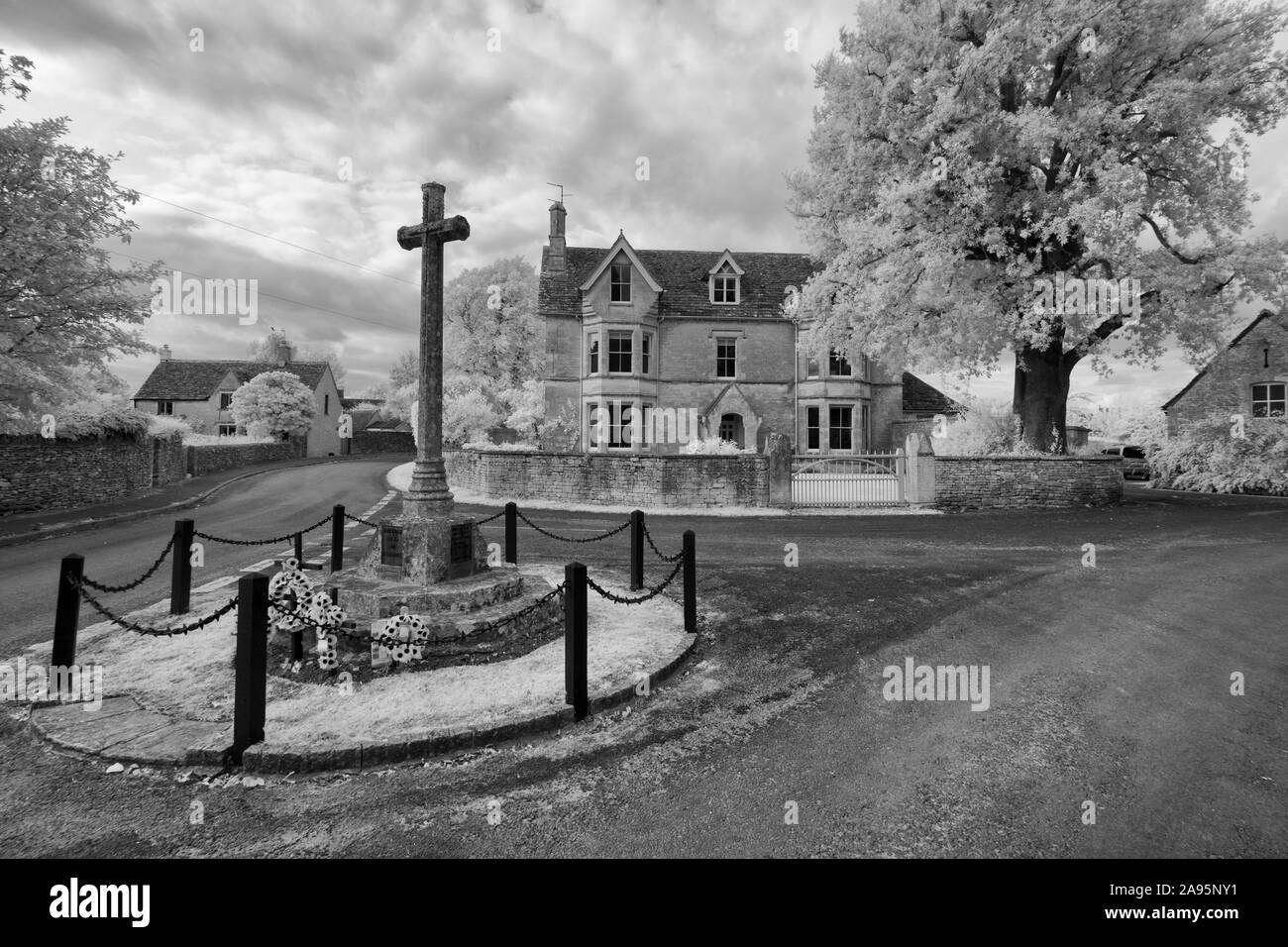 Kemble village hi-res stock photography and images - Alamy