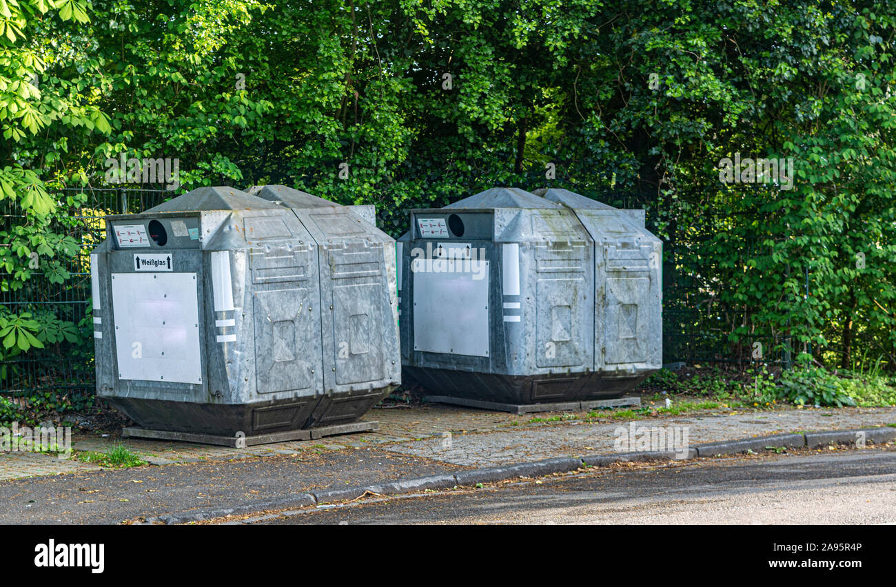 Different color containers garbage recycling hi-res stock photography ...