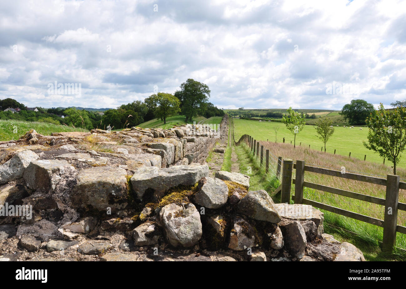 Hadrian's wall between Birdoswald and Gilsland Stock Photo - Alamy