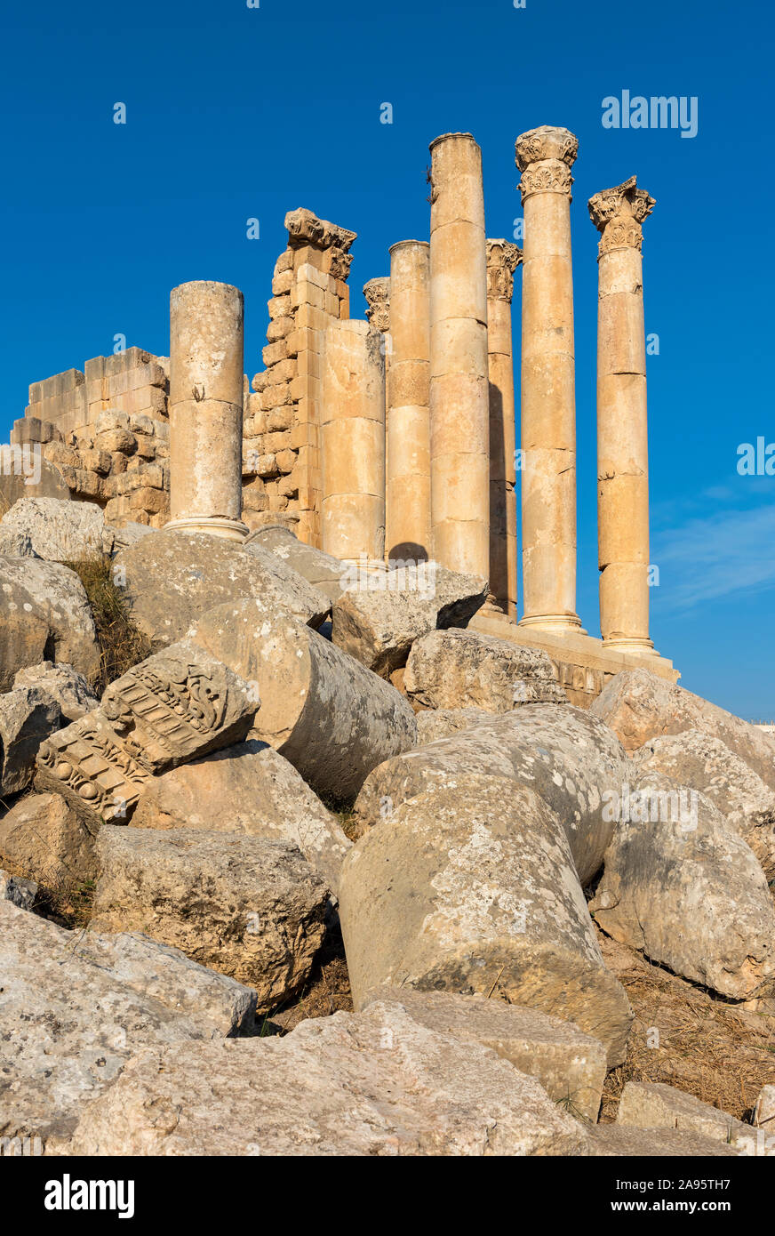 Temple of Zeus, Jerash, Jordan Stock Photo - Alamy