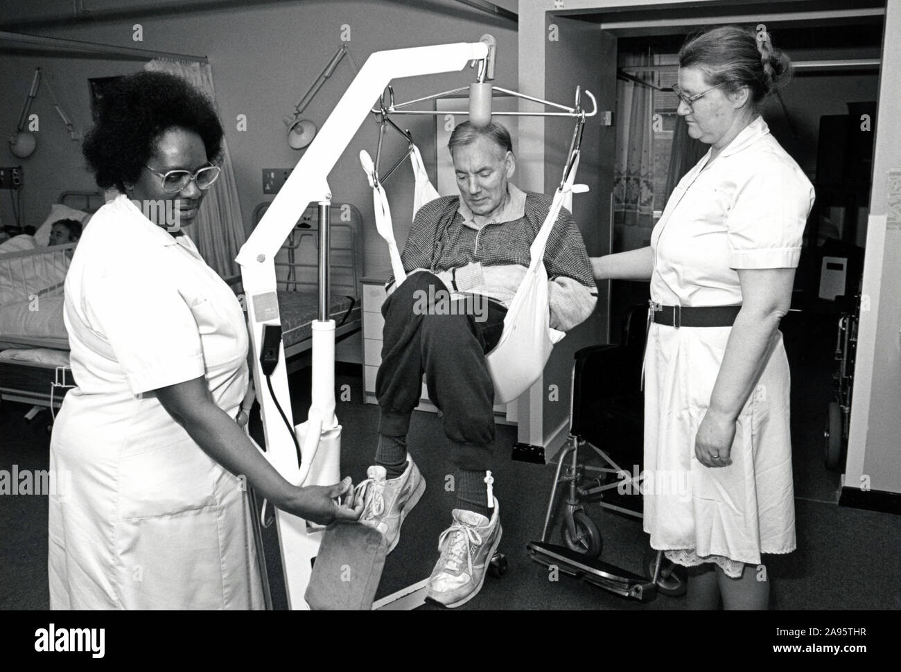 Hospital hoist nurse hi-res stock photography and images - Alamy