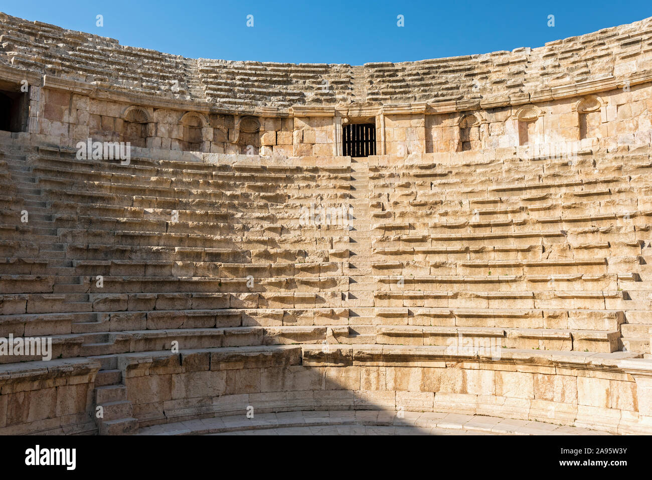 Jerash amphitheatre hi-res stock photography and images - Alamy