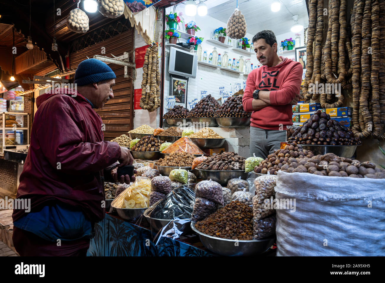 Market spices fez morocco stall hi-res stock photography and images - Alamy