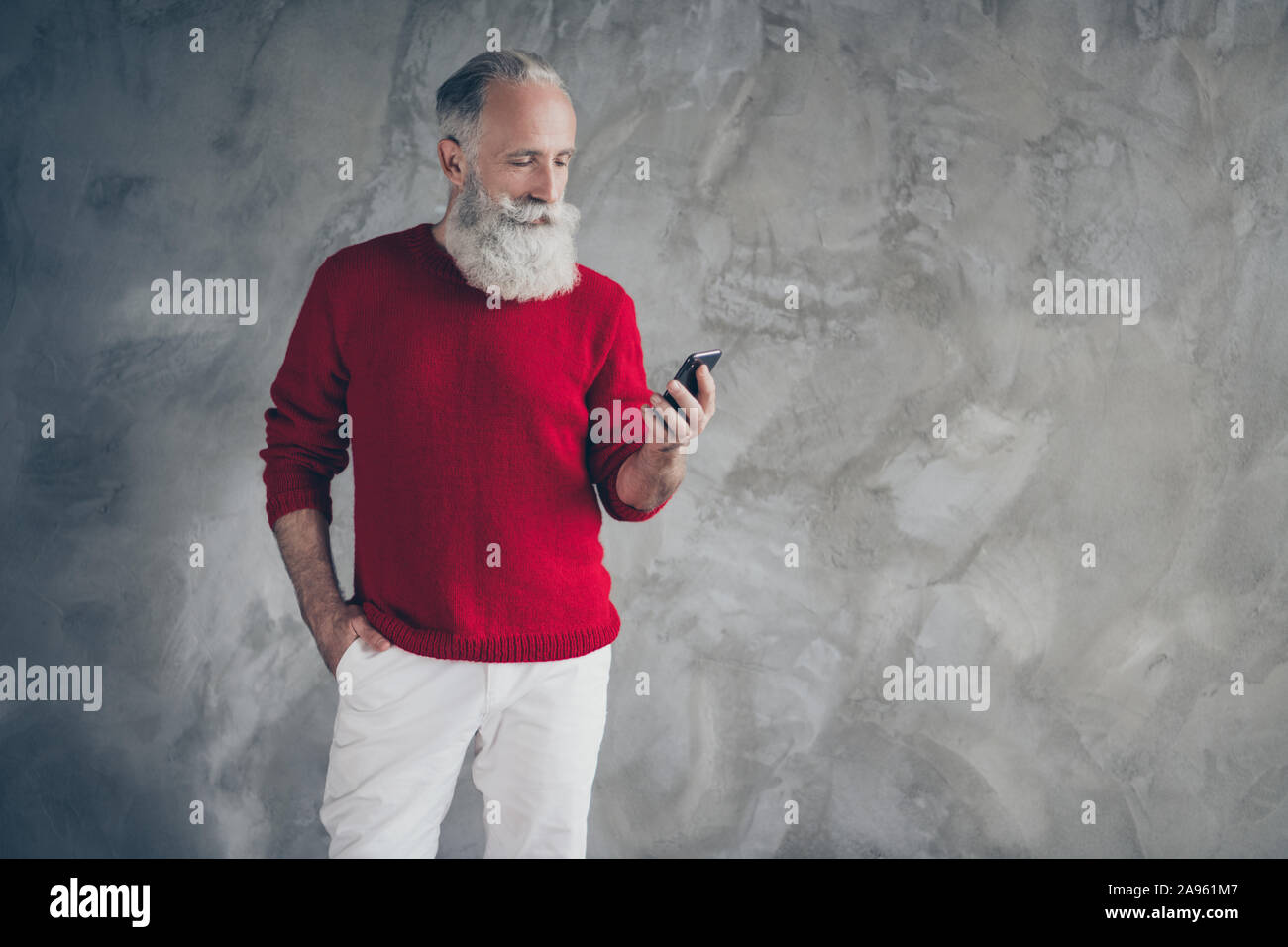 Bearded old man stand hi-res stock photography and images - Alamy