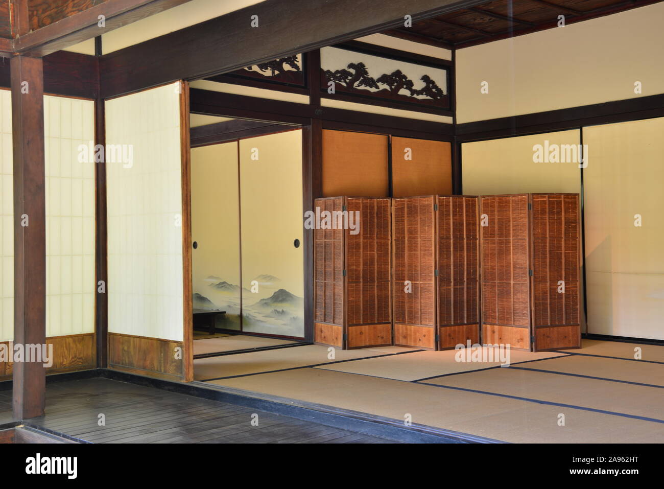 Look into an open Japanese house Stock Photo - Alamy