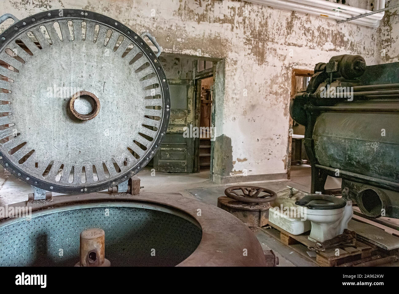 USA, New York, Ellis Island - May 2019: Laundry in state of arrested ...