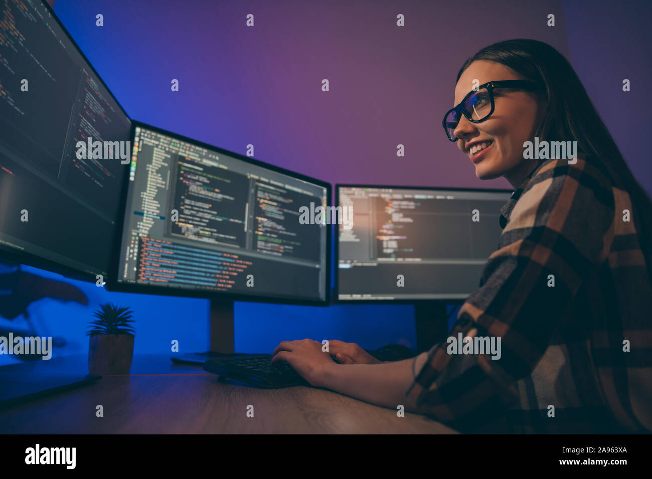 Computer screen game and coding hi-res stock photography and images - Alamy