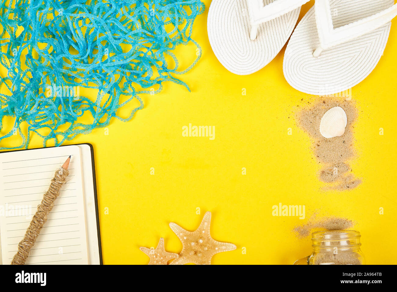 Above view travel checklist hi-res stock photography and images - Alamy