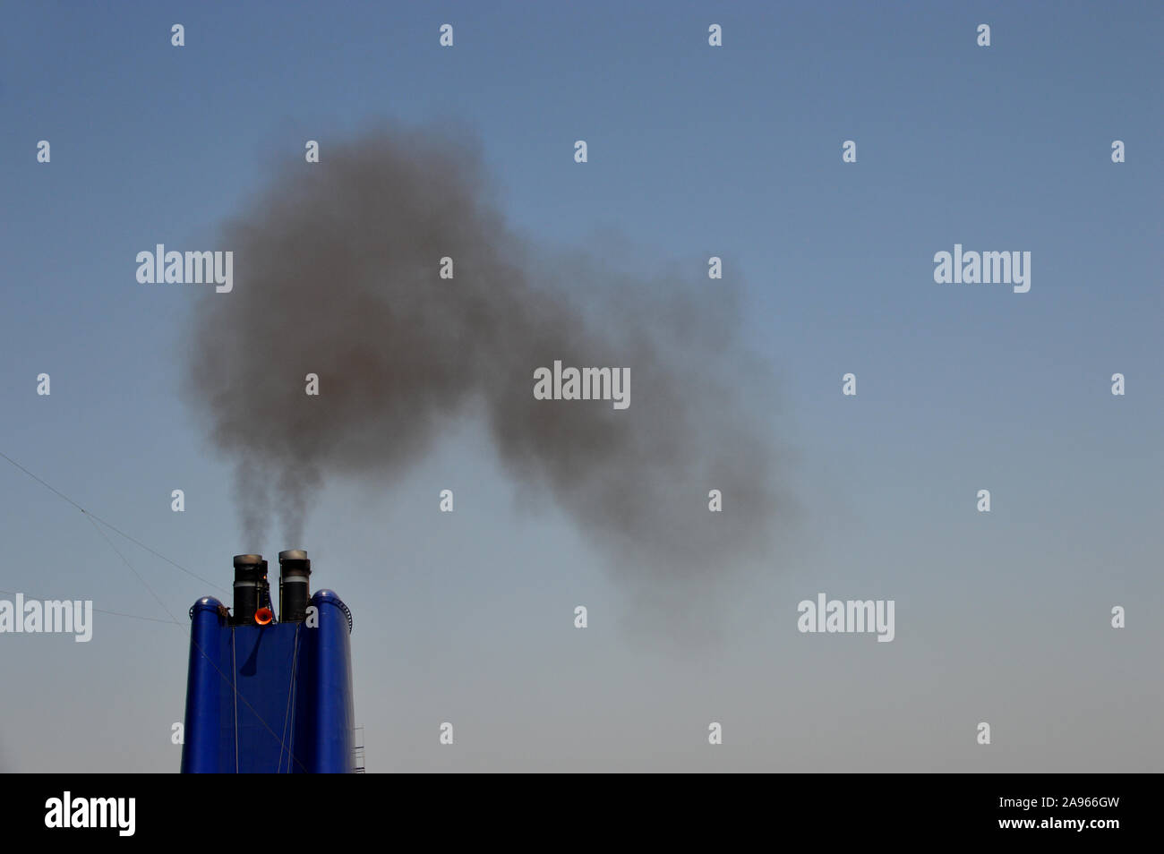 Smoke from funnels hi-res stock photography and images - Alamy