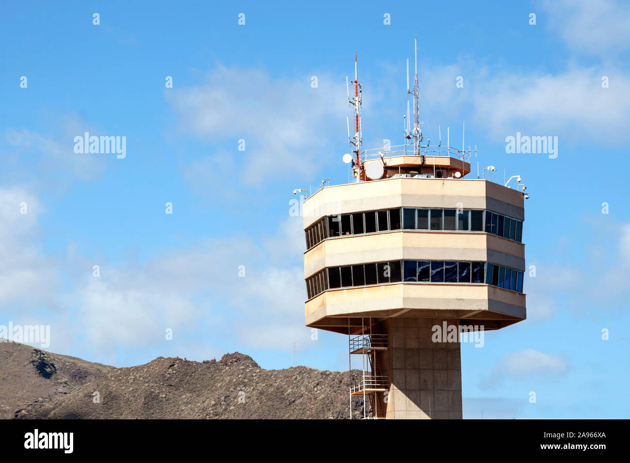 Air traffic control gatwick airport hi-res stock photography and images ...