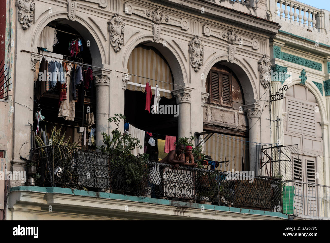 Havana cuba derelict building hi-res stock photography and images - Alamy