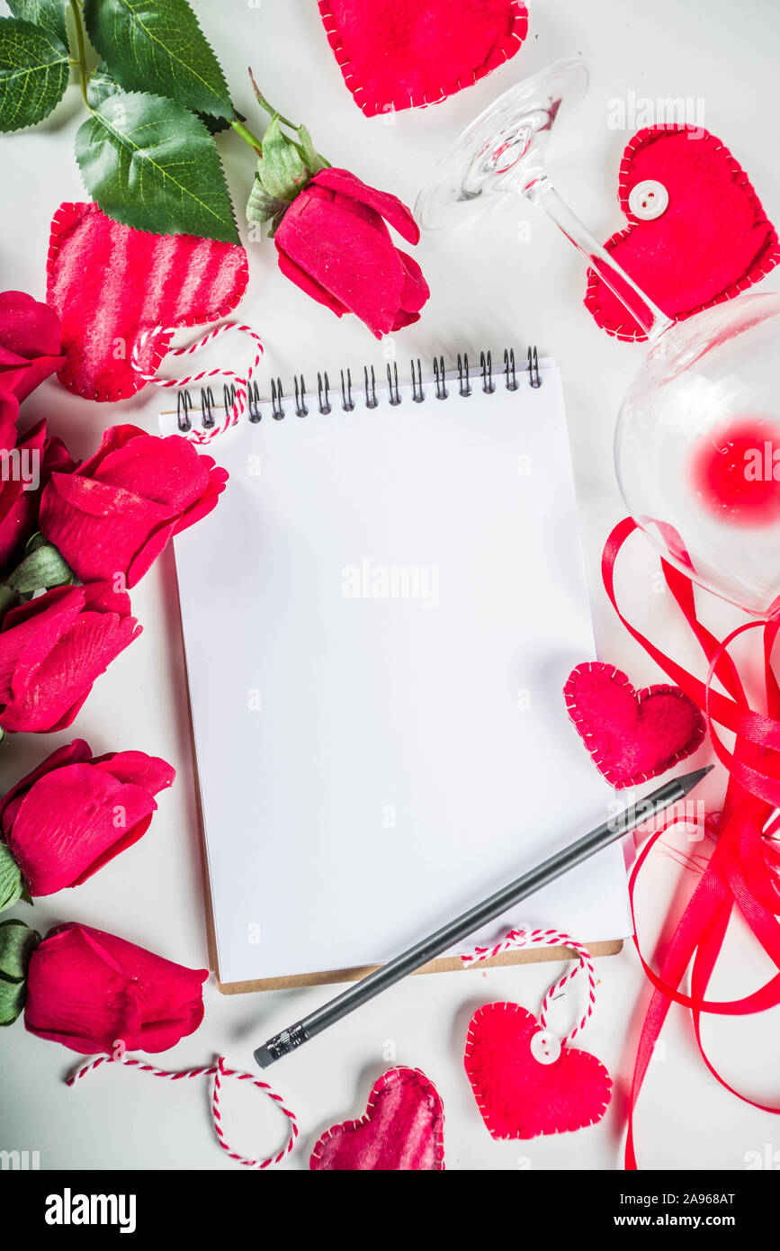 Valentines Day Background with notepad. Love letter Valentines concept ...