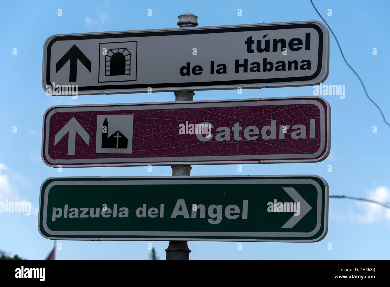 Cuban traffic road sign in Havana, Cuba Stock Photo - Alamy