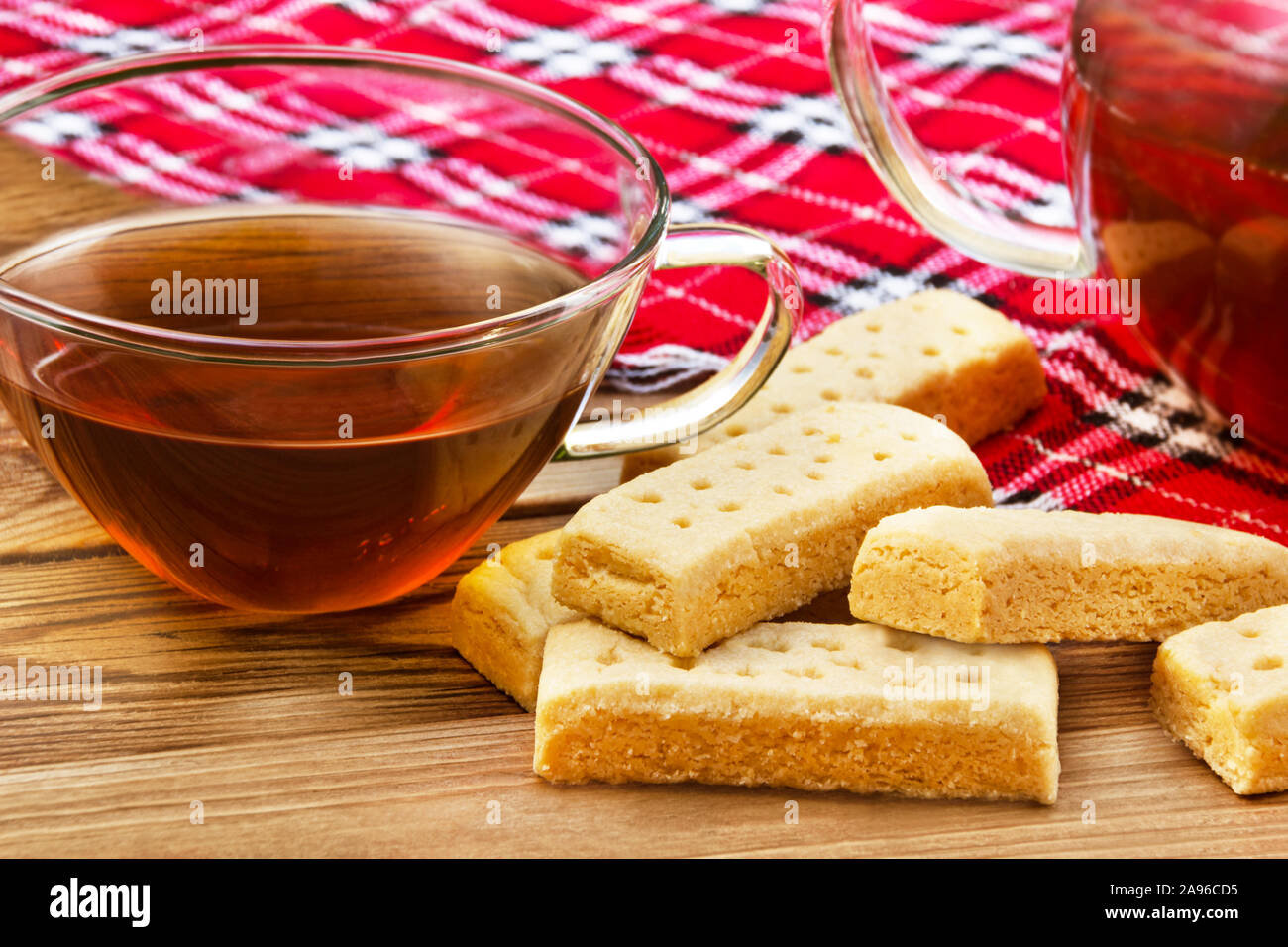 Scottish shortbread eating hi-res stock photography and images - Alamy