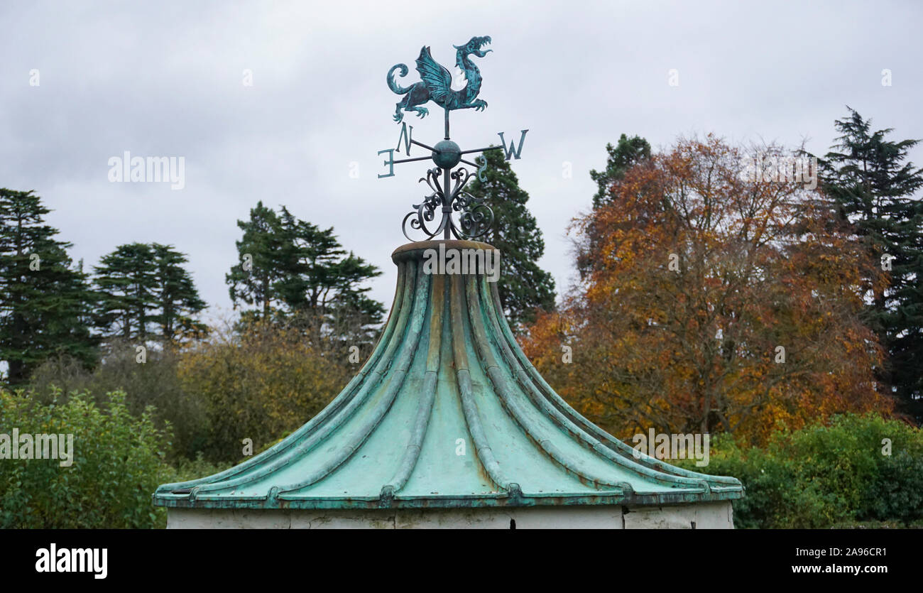Weather vane symbol hi-res stock photography and images - Alamy