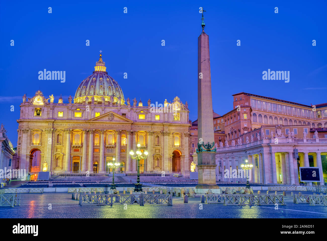 Basilica di san pietro vatican hi-res stock photography and images - Alamy