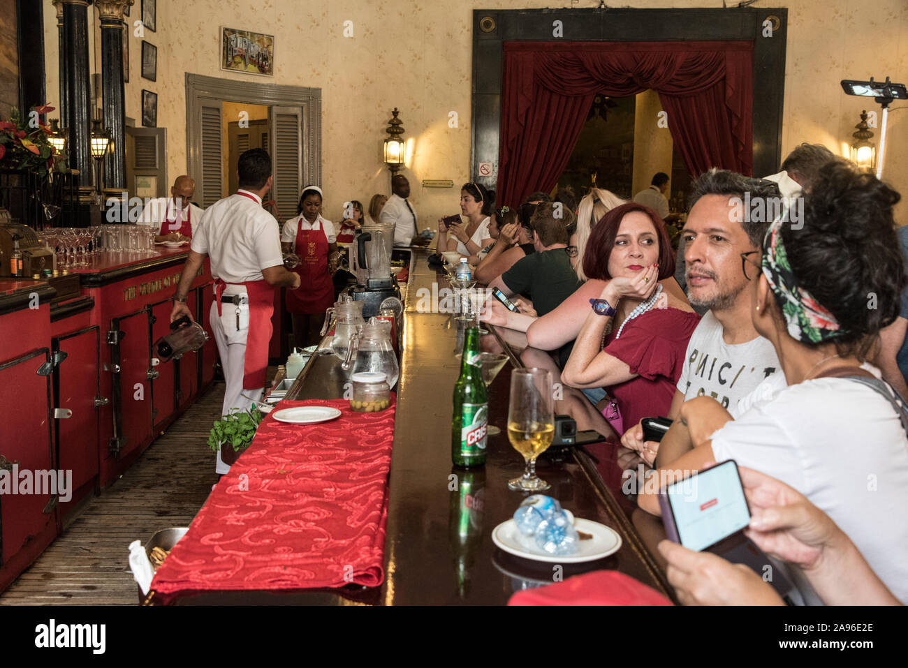 Ernest hemingway cuba floridita hi-res stock photography and images - Alamy