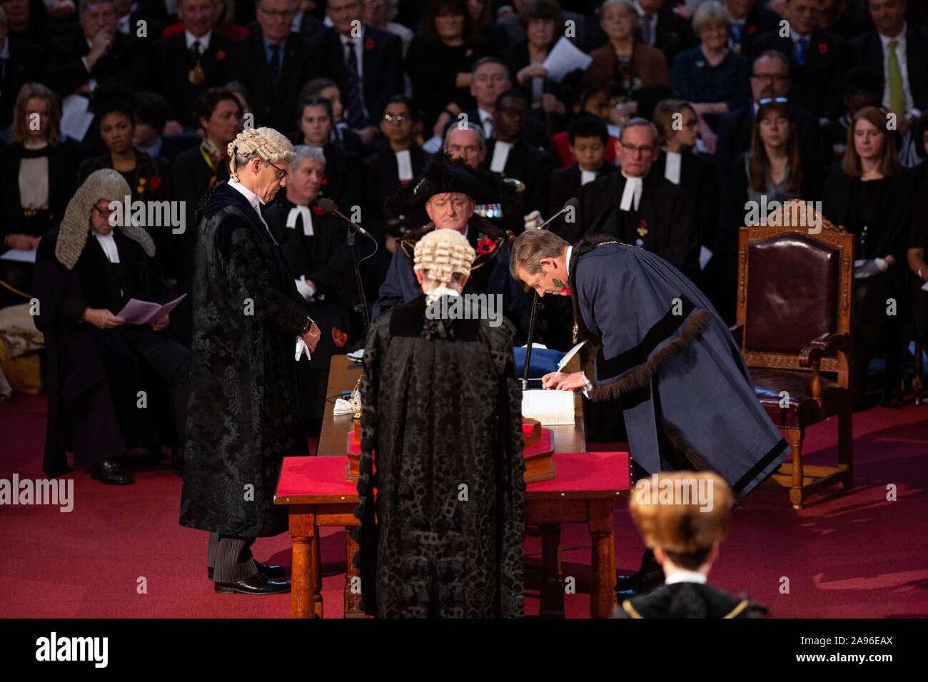 Lord Mayor of the City of London, Peter Estlin hands over to William ...