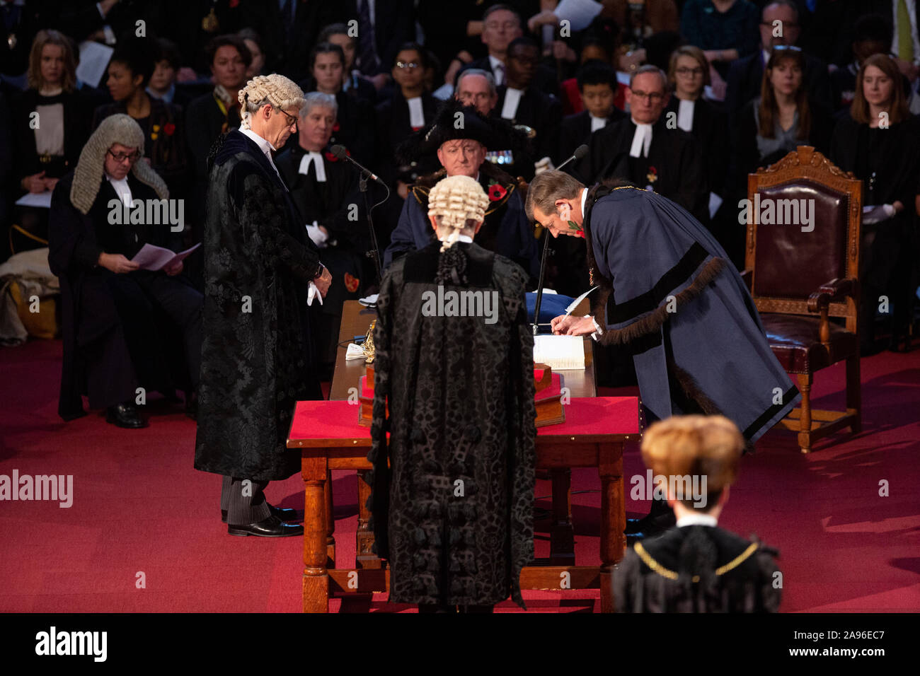 Lord Mayor of the City of London, Peter Estlin hands over to William ...