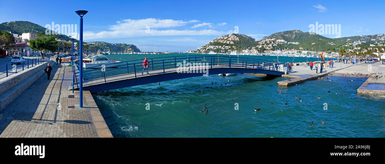 Pedestrian bridge in the harbour of Port d'Andtratx, Andratx, Mallorca ...